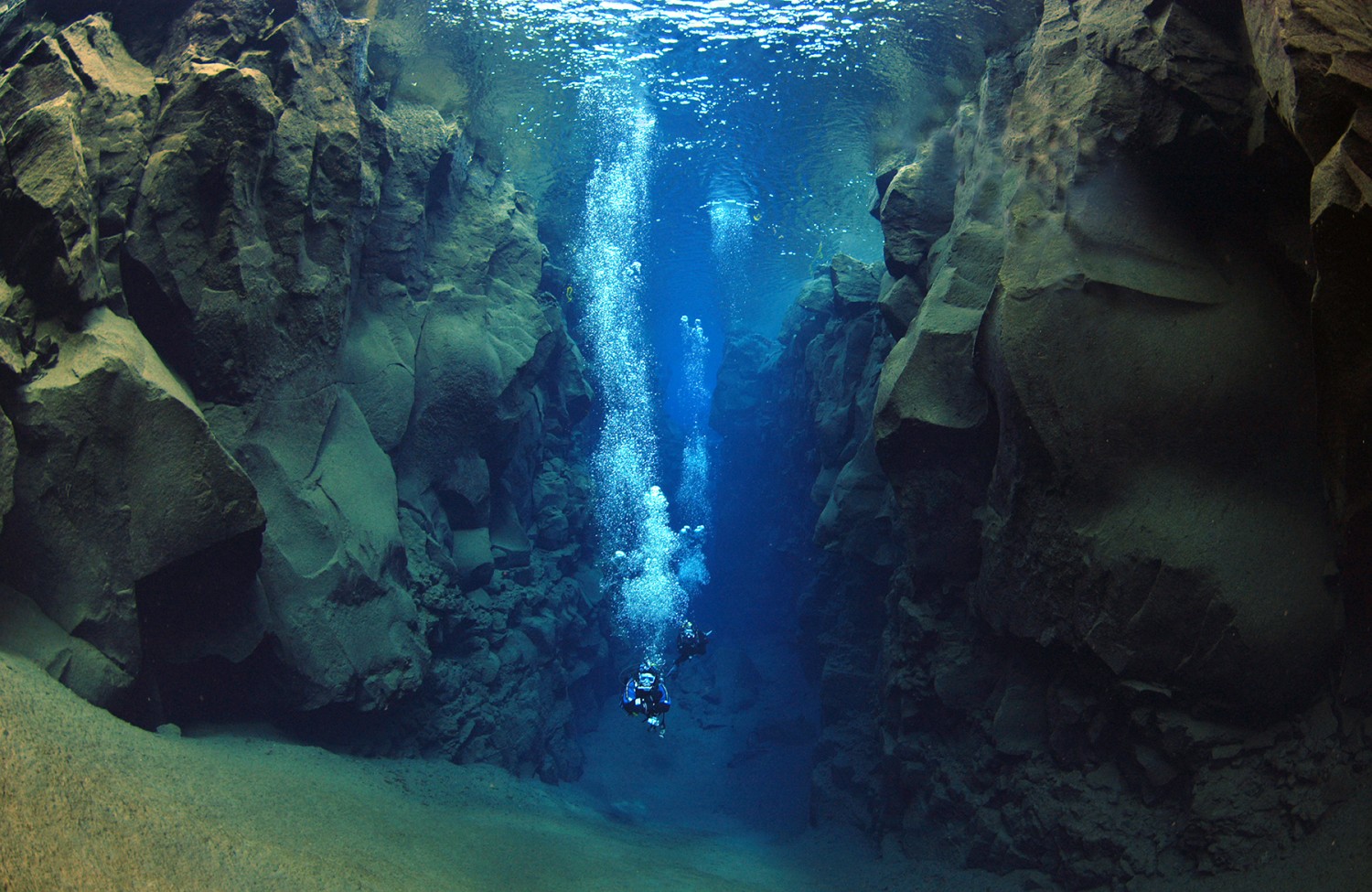 Here are our picks for the 20 amazing things discovered under water ...